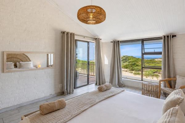 Ohana Beach Cabana - Unbeatable Location - Sea & Dune Views - Port Alfred