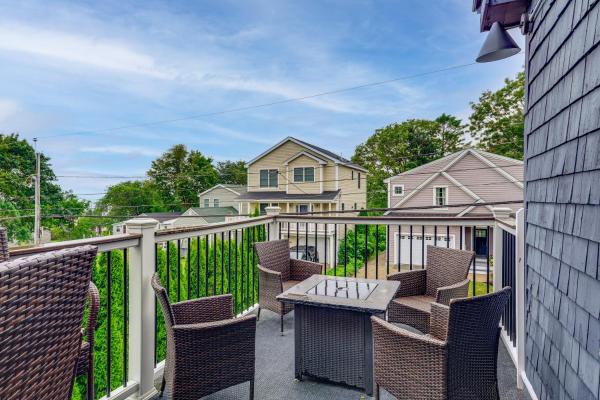 Coastal York Gem Near Beach: Work, Play & Explore! - York, ME