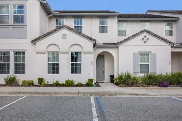 4br Family Townhome, Pool, Resort & Splash - 대븐포트