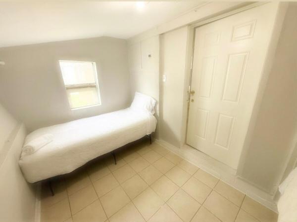 Hidden Gem - Wifi - Free Parking - Near Iah-dt - Houston, TX