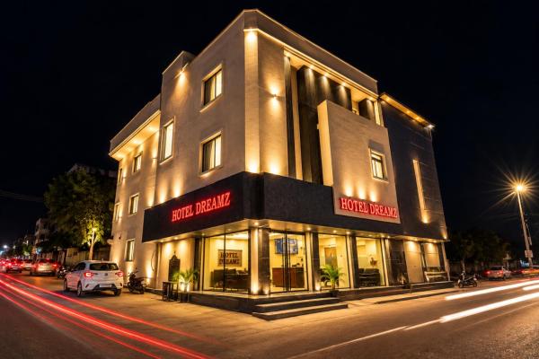 Hotel Dreamz - Karnal
