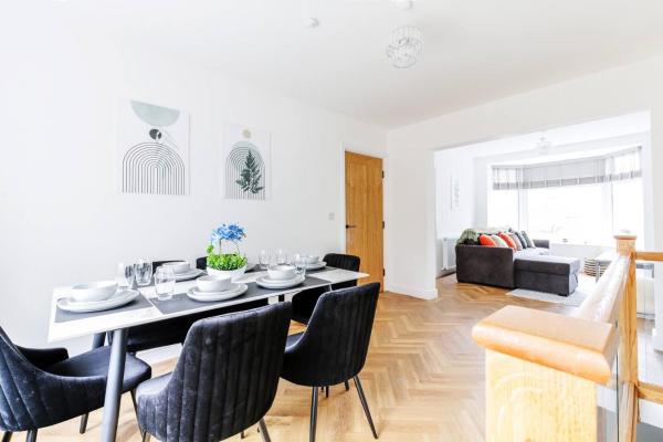 4br Home With Parkingnear Heaton Park Sleeps 10 - Bury