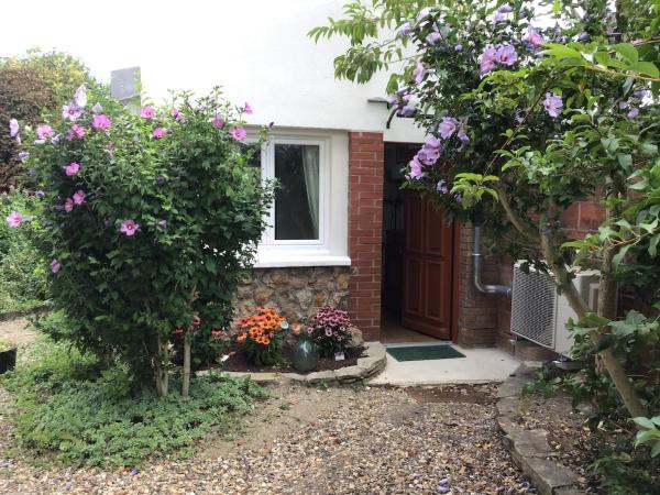 Modern Independent Home With Ac - Saint-Denis, France