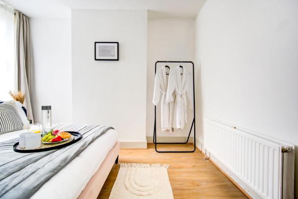 The Hackney Apartment - Enfield, UK