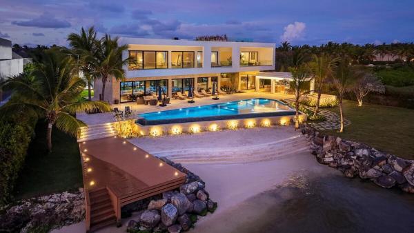 Oceanfront Private Beach & Pickleball, All Inclusive - Punta Cana