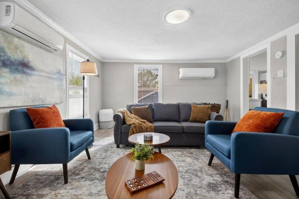 Houston Hideaway-stylish 2br Retreat That Sleeps 6 - Houston, TX