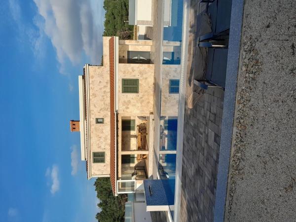 Charming 2-bedroom Apartment With Stunning Views In Vir - Vir