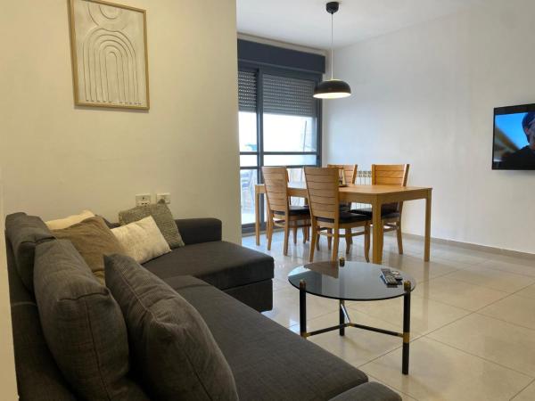 Royal Messilat Suite Penthouse 4bdrm Souccah 40 M - Jerusalem