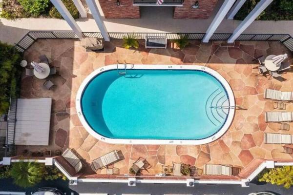 1br Sunrise Oasis With Pool Near Beach & Las Olas - Fort Lauderdale, FL