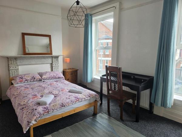 Spacious Central 4 Bedroom House With Fast Wifi - Belfast