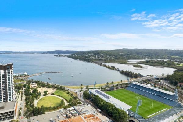 Luxury Sky Home With Stunning Water Views - Australian Reptile Park, Somersby