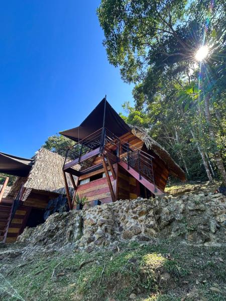 Cabanas Ecologicas Con Vista Espectacular Y Cascada Privada - Finca Qawana Ecolodge En San Carlos - 