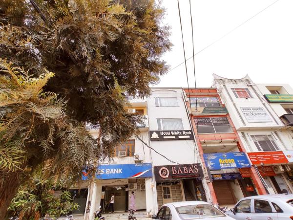 Hotel White Rock - All Luxury Rooms By Sky Hotels - Hoshiarpur
