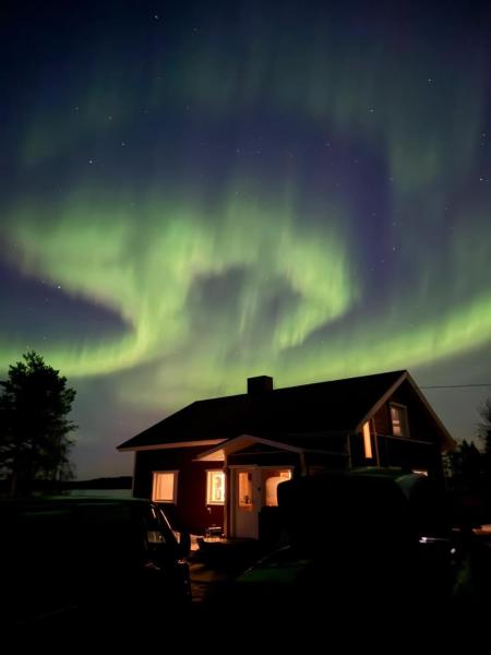 Arctic Circle Holiday Homes, Lapland Lakeside Villa - 芬蘭