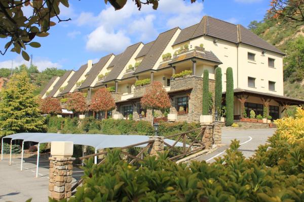 Hotel Restaurant Cal Petit - Catalonia