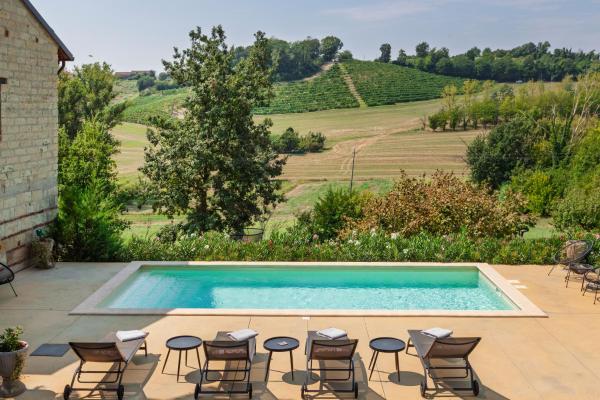 Hostdomus - Pool And Wine - Casale Monferrato
