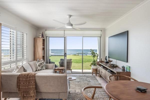Absolute Beachfront Apartment 11b - Lennox Head
