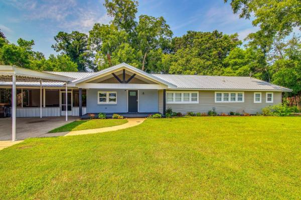 Great For Families! Dothan Getaway W/ Large Yard - Dothan, AL