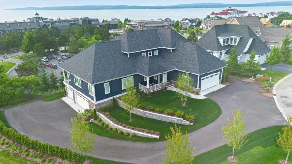 Spacious 7-bedroom Retreat In Beautiful Bay Harbor, Perfect For Large Groups! - Petoskey, MI