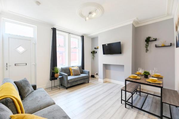 Refurbished 3 Bedroom House Near Leeds City Centre - Leeds
