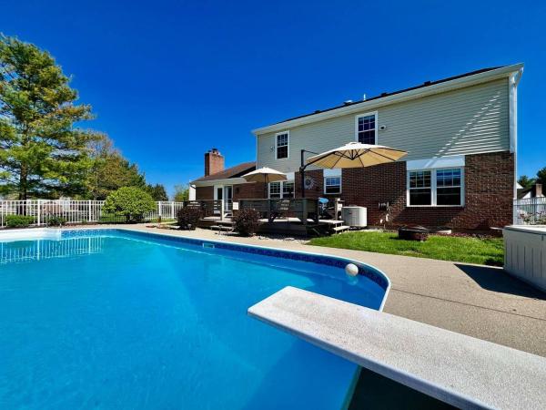Suburban Paradise In Liberty Twp - Ohio