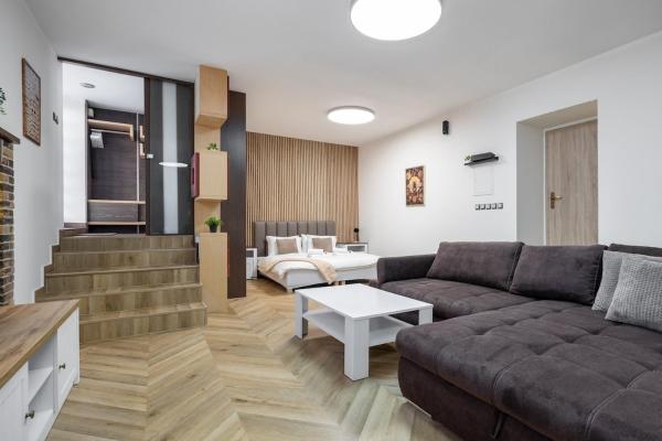 Spacious Honeycomb Stay Near Bratislava Castle - Bratislava