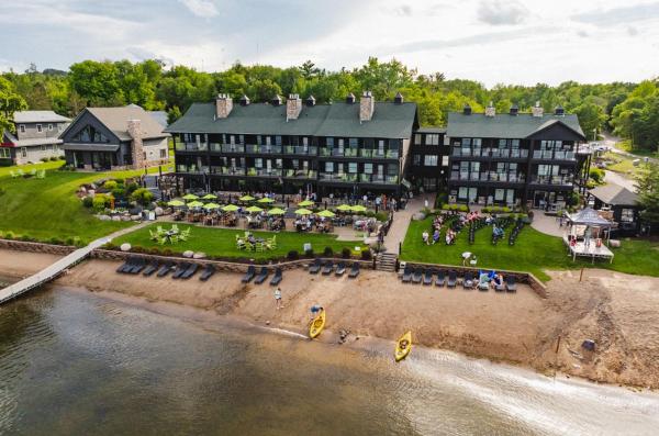Quarterdeck Resort - Minnesota