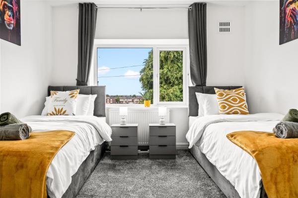 5br 2ba & 1wc, Wifi, 8 Beds, Driveway, Atherton, Long Stays Welcome - Bolton, UK