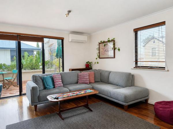 Esplanade Villa Central & Parking - Bathers Beach, Fremantle
