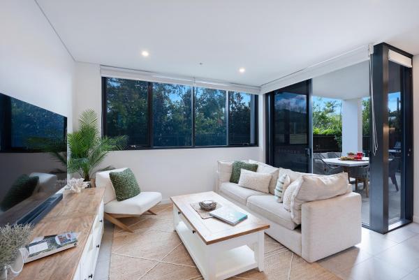 Serene Central Huskisson 3pm Checkout - Australia