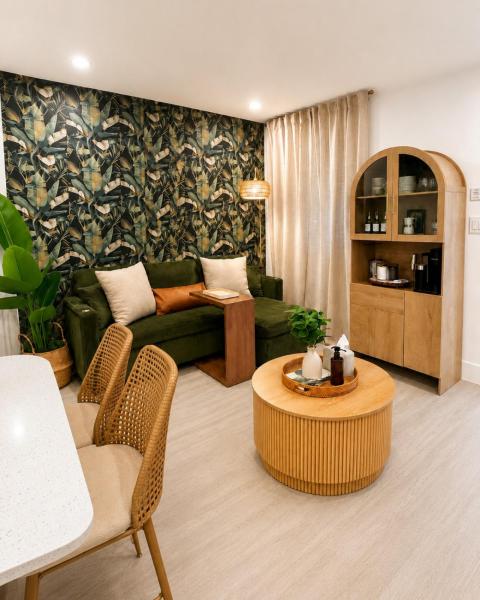 Casa Tropica – Cuban-inspired Holiday Escape - Dania Beach, FL