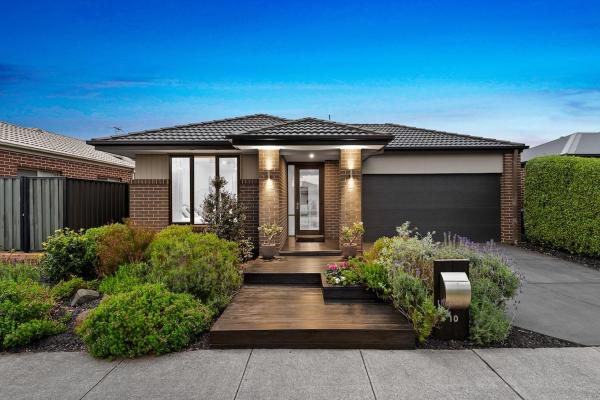 Elegant Luxury 3br Family Home - Cranbourne North - Clyde North