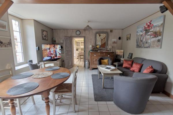 Maison De Famille Avec Jardin, 3 Chambres, En Campagne - Les Epesses