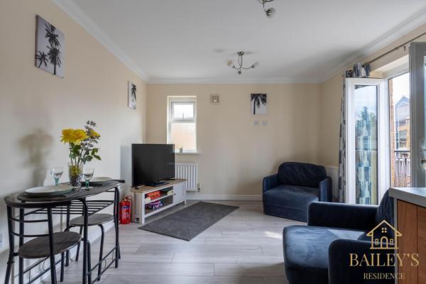 Modern 2br 2ba, Free Parking, 8 To 15 Mins From Any Heathrow Terminal - Surbiton