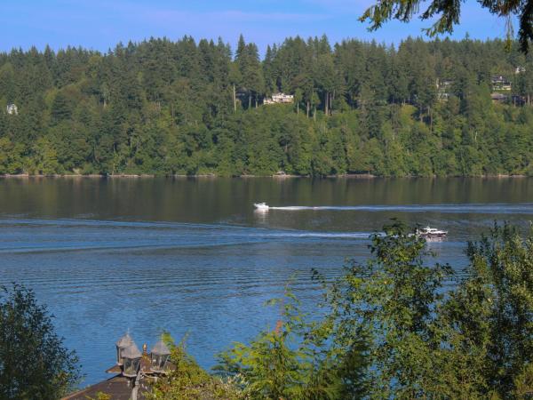 Lavender Oceanview Retreat - Bainbridge Island, WA