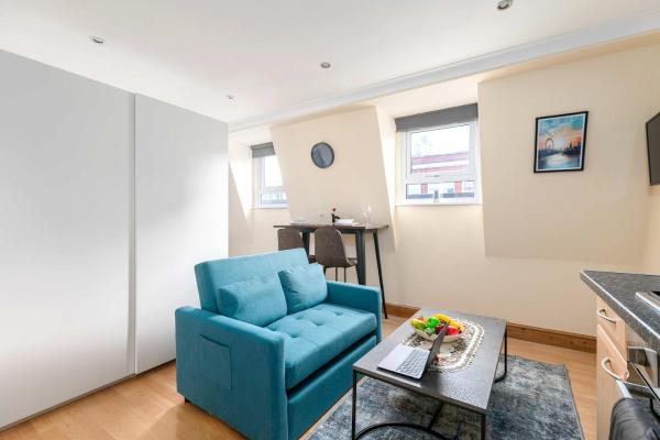 Shoreditch Studio Apartment With Balcony In Old Street & Shoreditch Sleeps 3 - Chingford