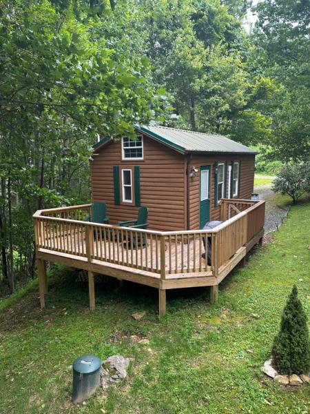 Scenic Mountain Retreat, Dog Friendly, Deck - Blowing Rock, NC