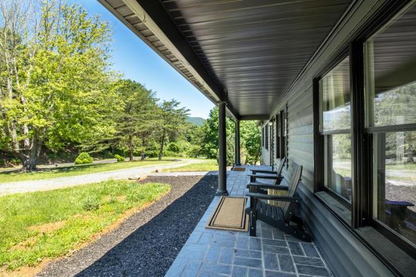 Home In Roseland - Retreat Stay - Virginia