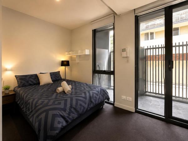 Stylish Modern Studio - A Sweet Escape For Two - Box Hill