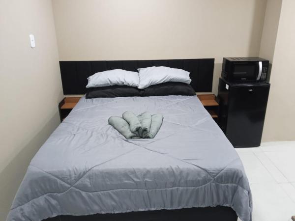 Suíte Com Cozinha E Vaga Na 25 De Agosto - Duque de Caxias