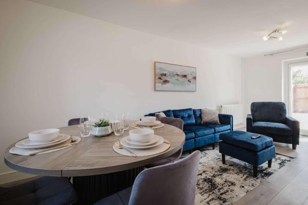 Modern 3 Bedroom House With Wifi - Northampton