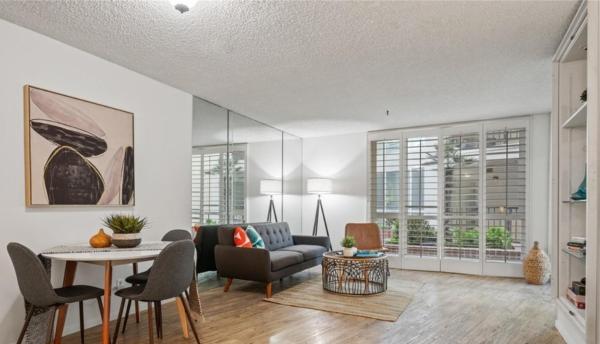 Oceanfront One Bedroom Retreat Near Riviera Village - Hermosa Beach, CA