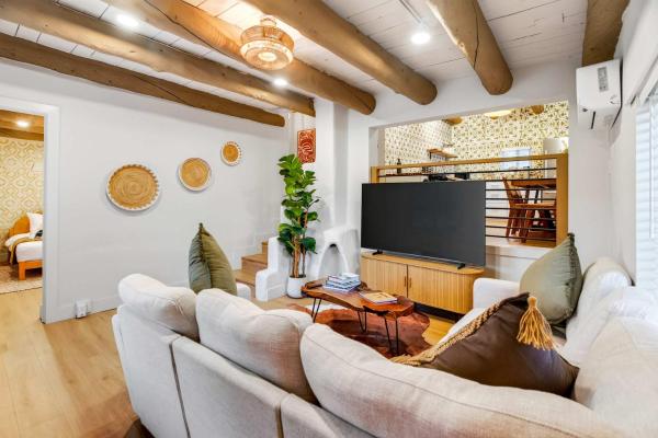 Modern 2br Retreat Near Downtown Manitou Springs - Manitou Springs, CO