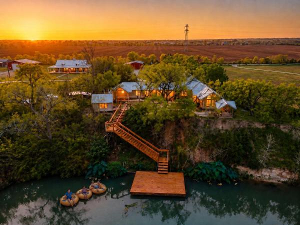 Private Riverfront Estate With Dock, Pool, Hot Tub, And Gym - San Marcos, TX