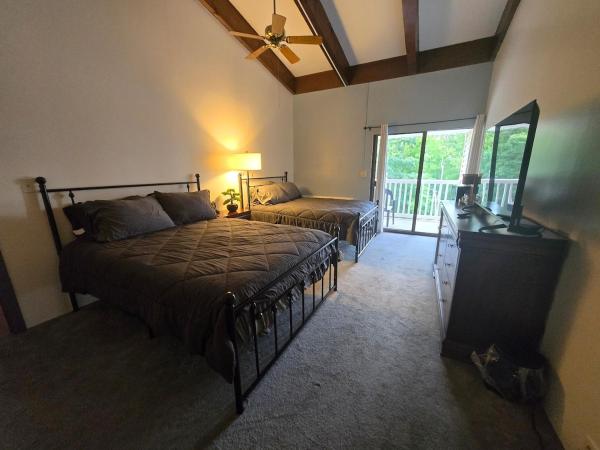 Charming Cedar Lodge Room Close To Weirs - Laconia, NH