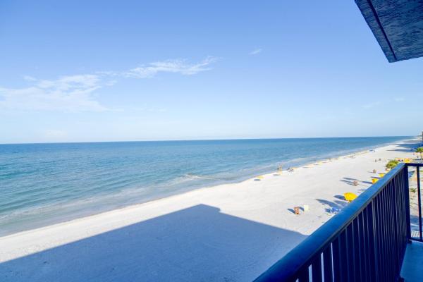 Unit W/ Stunning Gulf Views! Steps To Pool & Beach - Treasure Island, FL