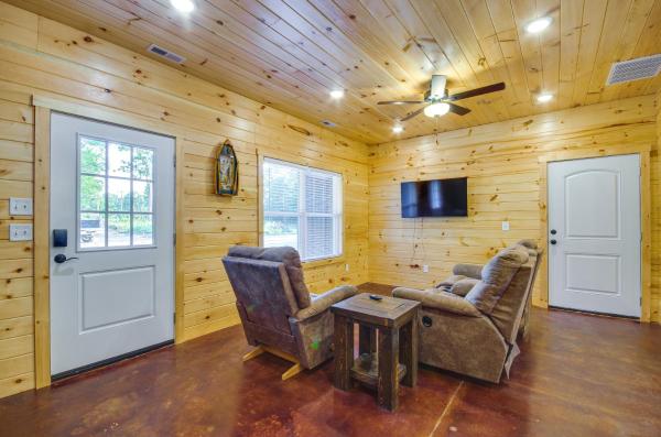 7 Mi To Lucas Oil Speedway! Home W/ Patio & Yard - Pomme de Terre State Park, Pittsburg