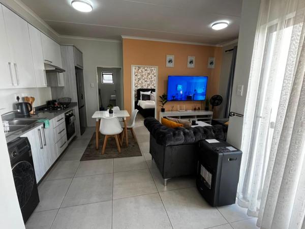 Stylish 1br Midrand Pool, Wifi & Secure Parking - Midrand
