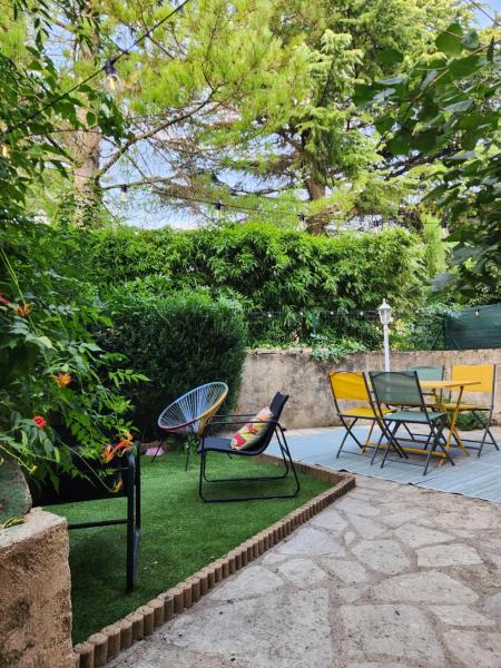 Petite Maison Avec Jardin Au Centre Du Village - Nant