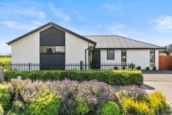 Prebbleton Haven Stylish Home For 6 With 2 Bathrooms - Rolleston